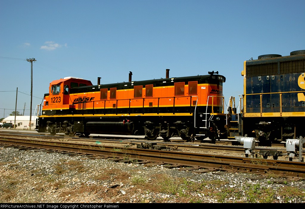 BNSF 1223